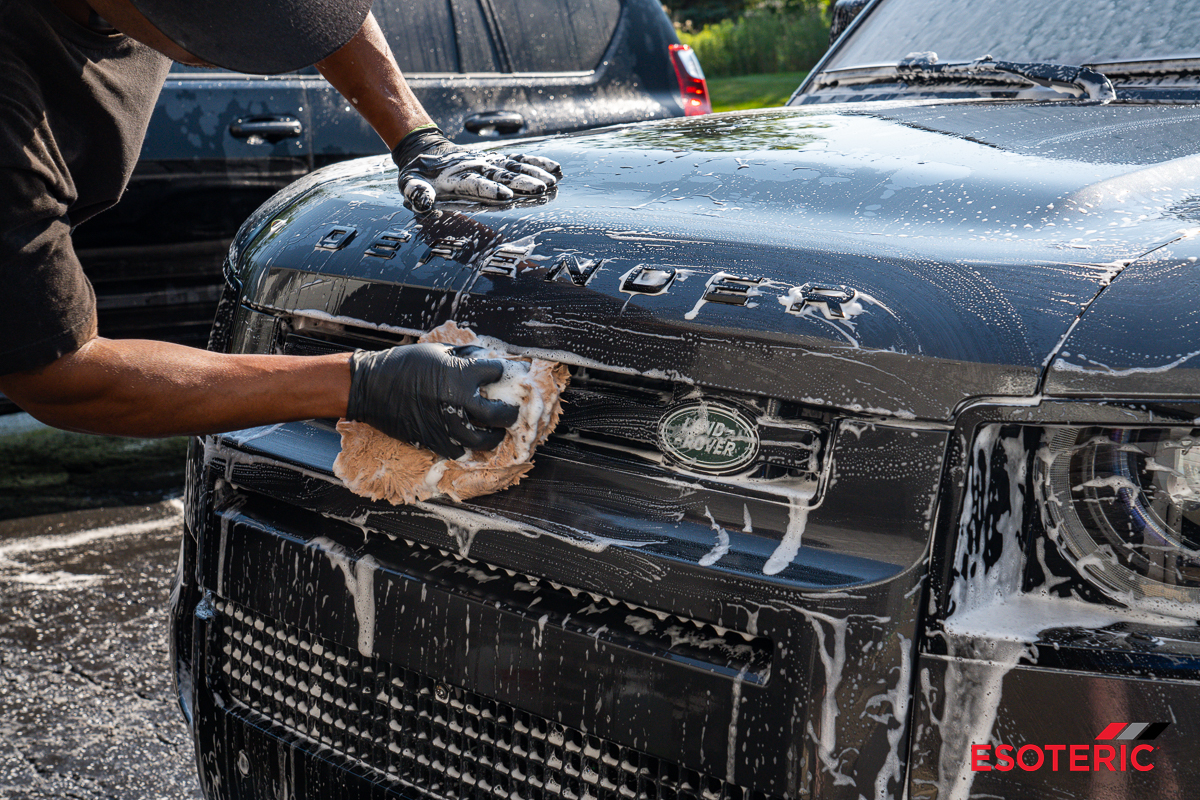 Land Rover Defender 110 | ESOTERIC
