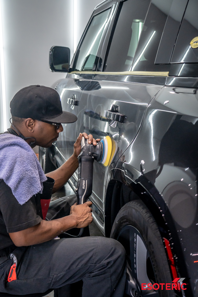 Land Rover Defender 110 | ESOTERIC